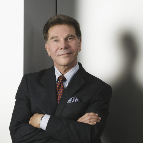 Downloadable Photos of Dr. Robert Cialdini
